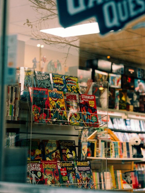 Comic Book Characters that associate and like to play cards – GetComics