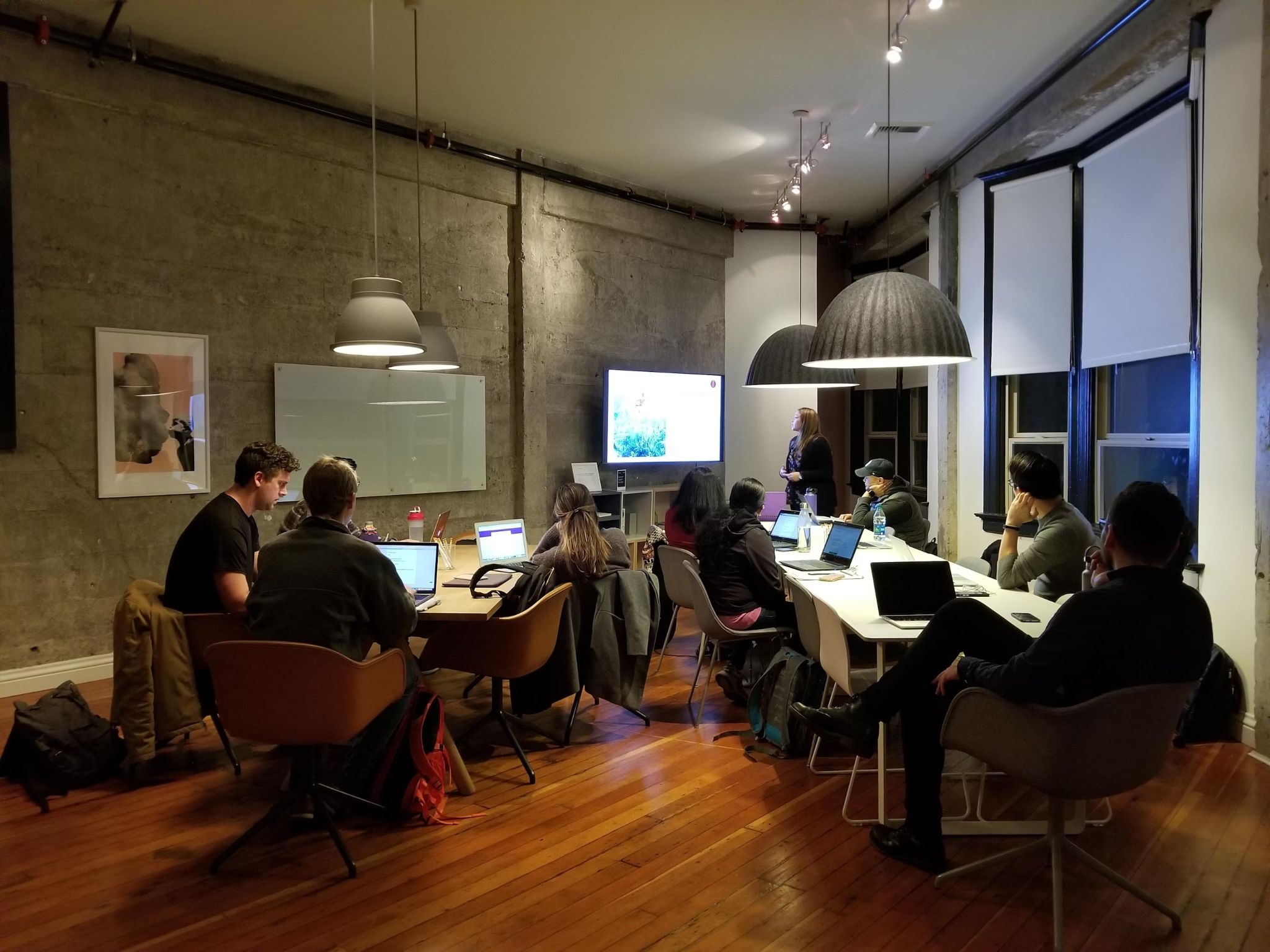 A Startup Without an Office: Can a Scattered Team Actually Work – GetComics